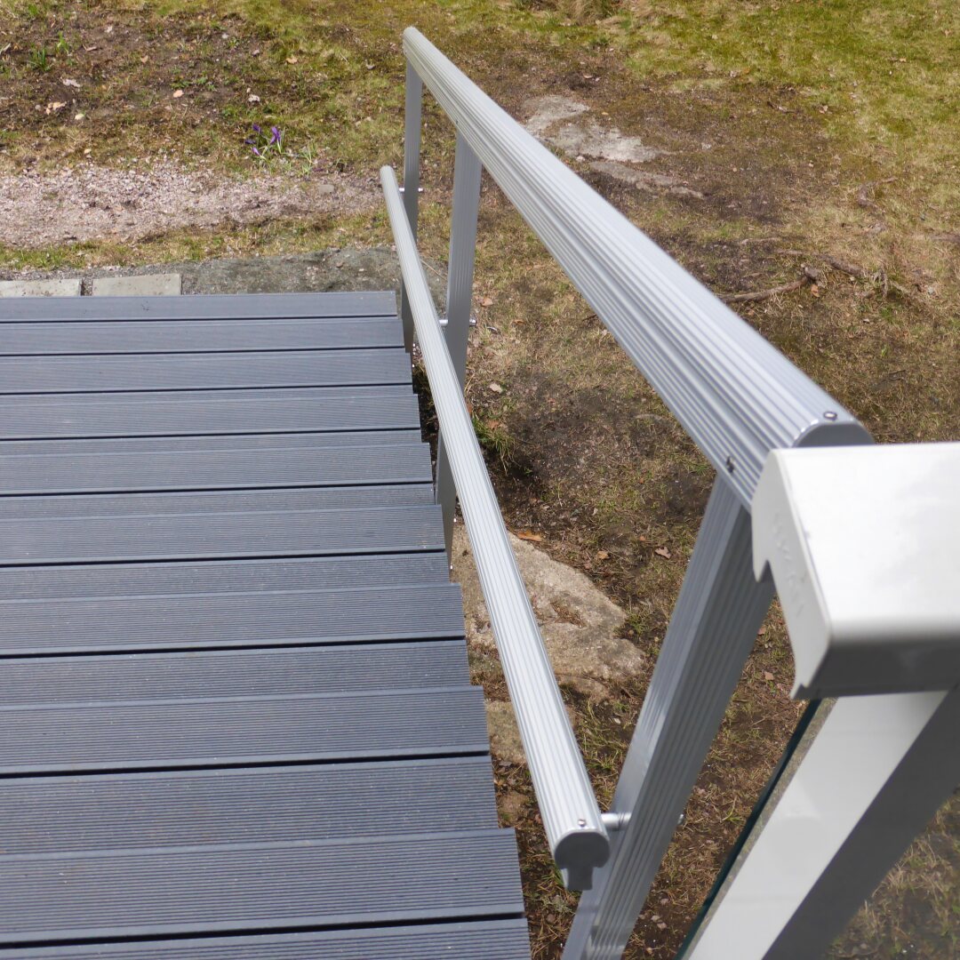 Kaide, kaiteet - uritettu alumiini käsijohde, hyvä ote myös sateella ...